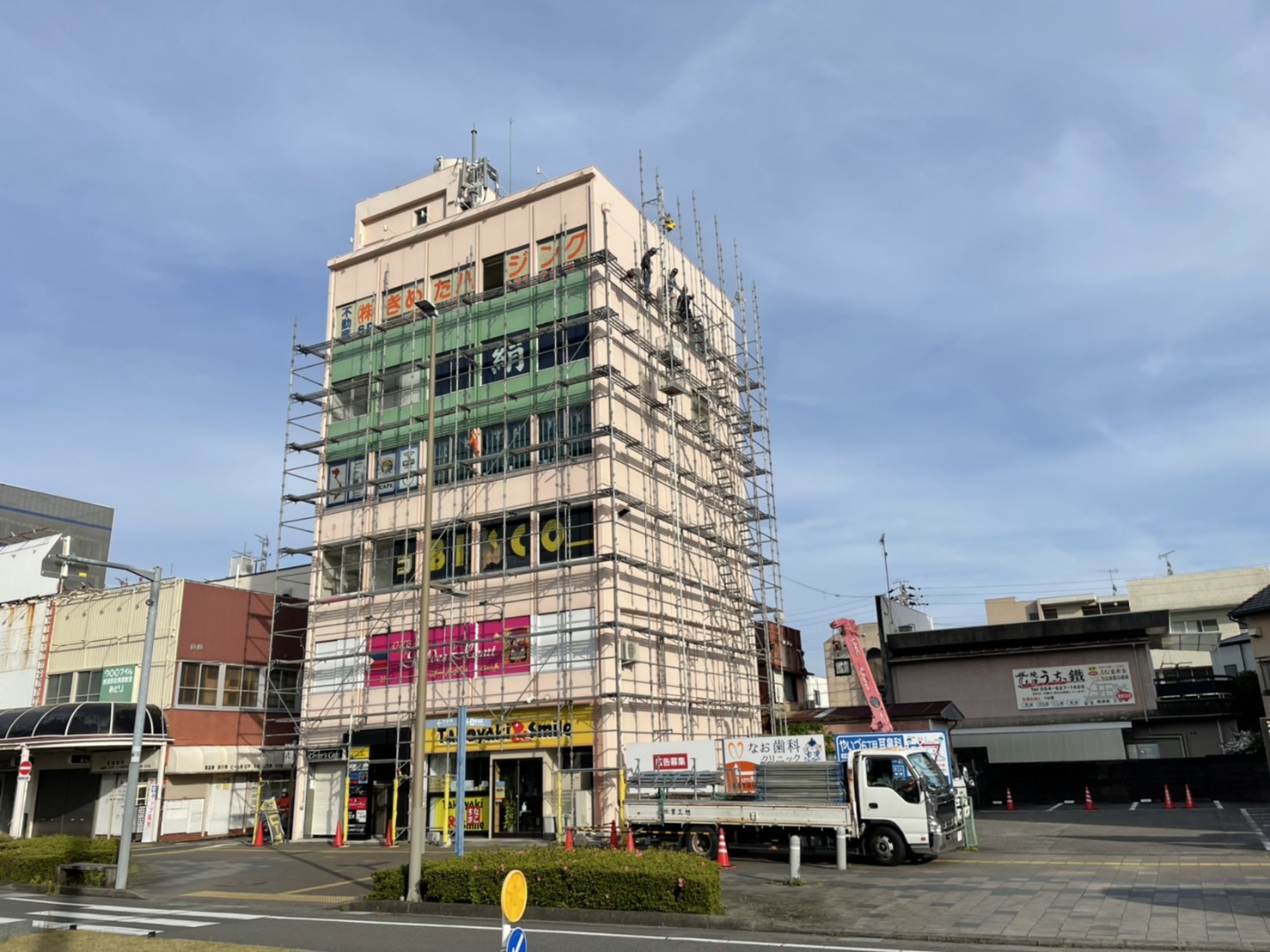 焼津駅前のテナントビル外壁塗装工事 | 岩田塗装店 | 焼津・藤枝の住宅塗装専門の塗装屋です
